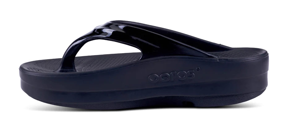 OOFOS Dames OOmega Recovery Slippers, Black – oofosbenelux.nl
